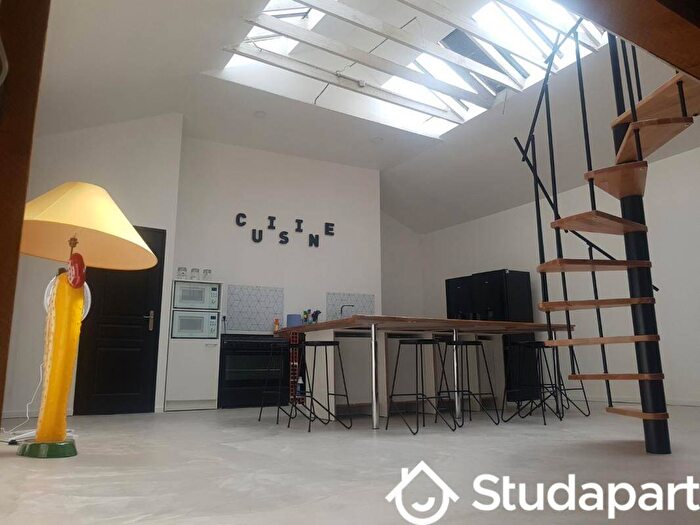 Appartement à louer - Clermont-Est, Roanne - 1 pièce - 2 chambres