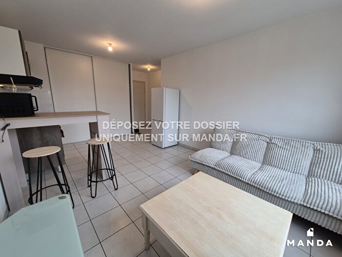 Appartement à louer - Vénissieux, Joliot Curie - 2 pièces - 1 chambre
