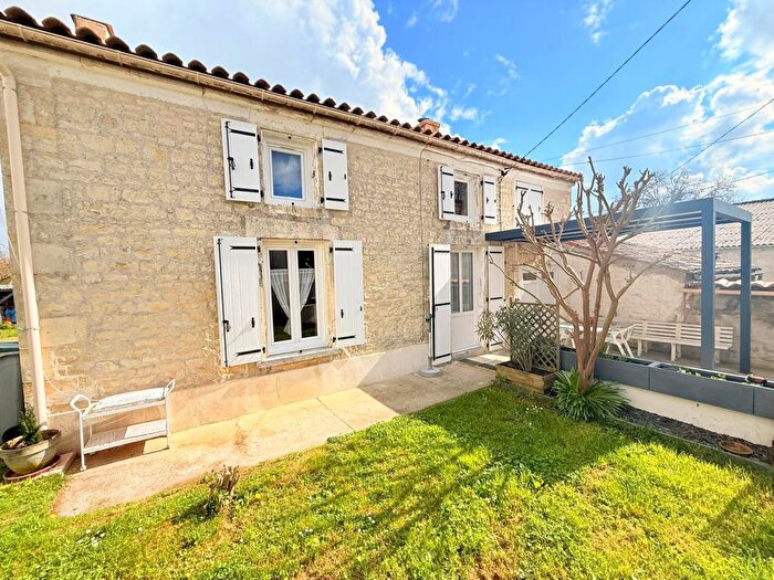 Maison à vendre - Surgères - 4 pièces - 3 chambres