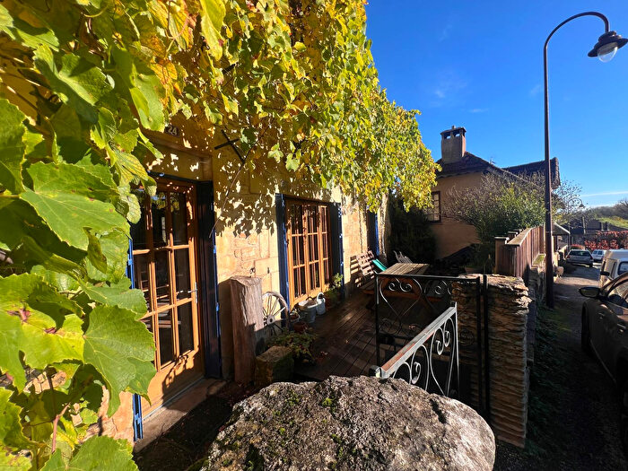 Maison à vendre - Salignac-Eyvigues - 6 pièces - 5 chambres