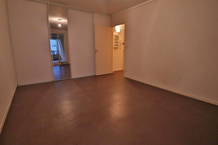 Appartement 1 pièce à Châlons-en-Champagne, Rive gauche, à louer