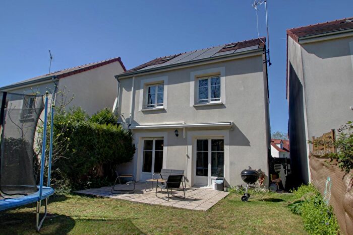 Maison à vendre - Saran, Villarmoy - 4 pièces - 3 chambres