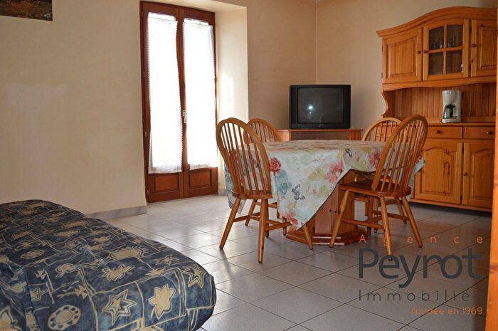 Appartement à louer - Angoustrine-Villeneuve-des-Escaldes - 3 pièces - 2 chambres