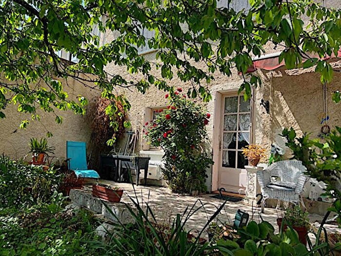 Maison 8 pièces à Lavit, à vendre
