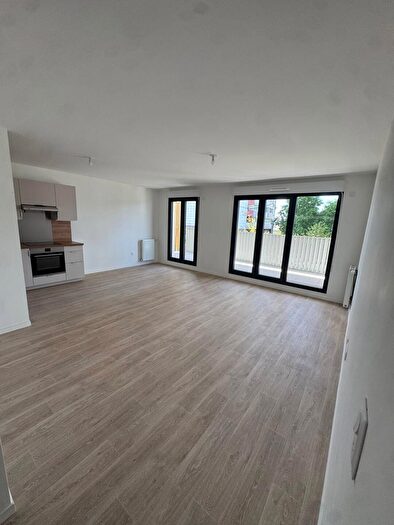 Étienne Laurent, Clichy-sous-Bois : Appartement 4 pièces à louer