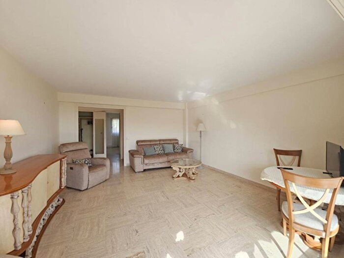 Appartement à louer - Petit Juas, Cannes - 2 pièces - 1 chambre