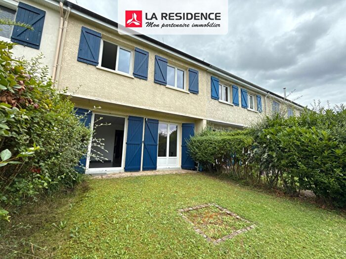 Maison à vendre - Le Mesnil-Saint-Denis - 6 pièces - 4 chambres