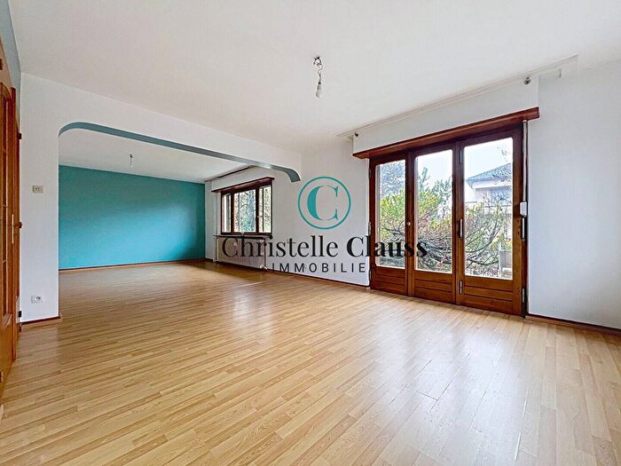 Appartement à louer - Nord, Eckbolsheim - 4 pièces - 3 chambres