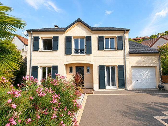 Conflans-Sainte-Honorine, Plateau-du-Moulin, Quai de Gaillon : Maison 8 pièces à vendre