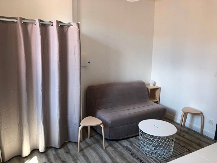 Appartement à louer - Gambetta, Nîmes - 1 pièce
