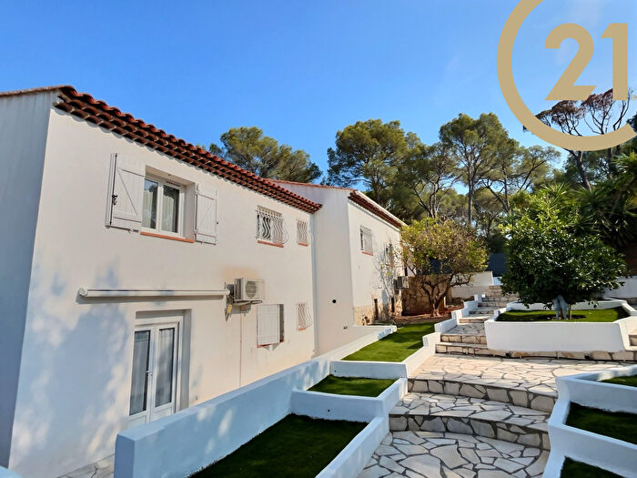 Maison à vendre - Fréjus - 5 pièces - 4 chambres