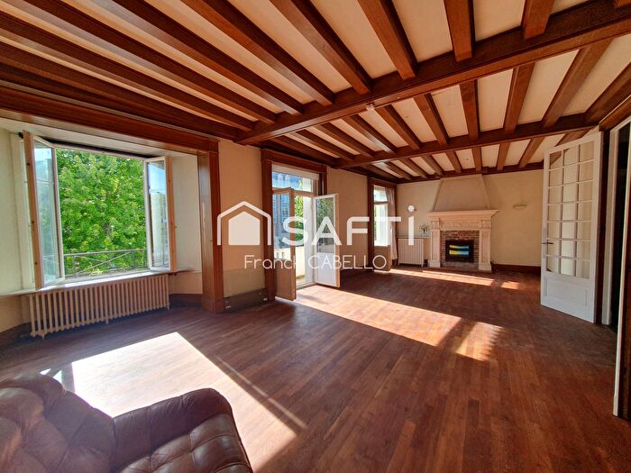 Moulins, Centre-ville - Maison 8 pièces à vendre