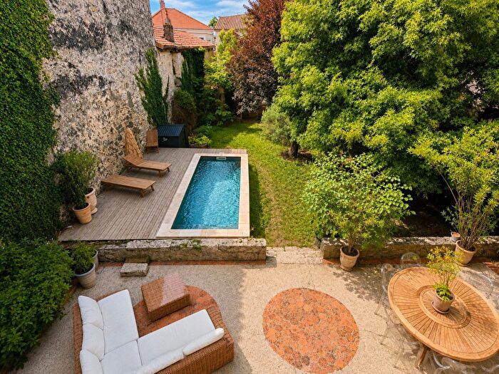 Casteljaloux : Maison 8 pièces à vendre
