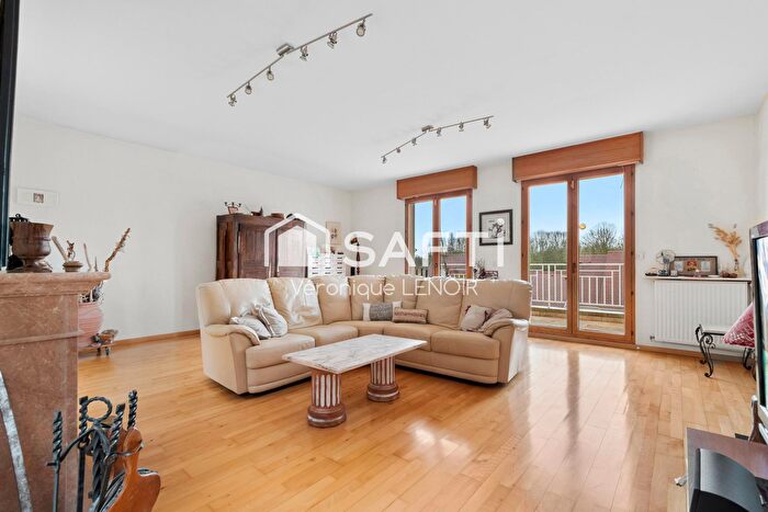 Maison à vendre - Le Mesnil-le-Roi - 6 pièces - 4 chambres