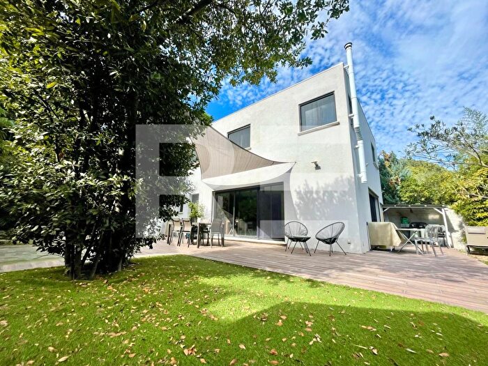 Maison à vendre - Nîmes, Camplanier, Cigale, Bois des Esprisses - 5 pièces - 3 chambres