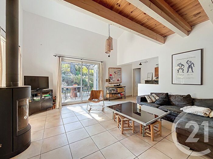 Maison à vendre - Saint-Geniès-des-Mourgues - 6 pièces - 4 chambres