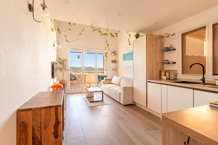 Bormes-les-Mimosas, Centre-ville, Le Pin - Appartement 2 pièces à vendre