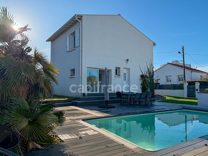 Maison à vendre - Royan, La Garenne - 4 pièces - 3 chambres