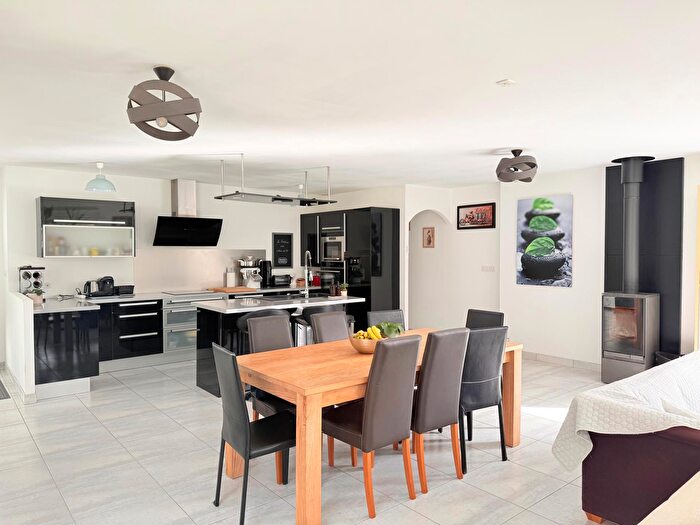 Maison à vendre - La Séguinière - 7 pièces - 5 chambres