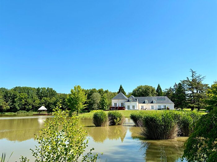 Maison à vendre - Loches - 16 pièces - 10 chambres