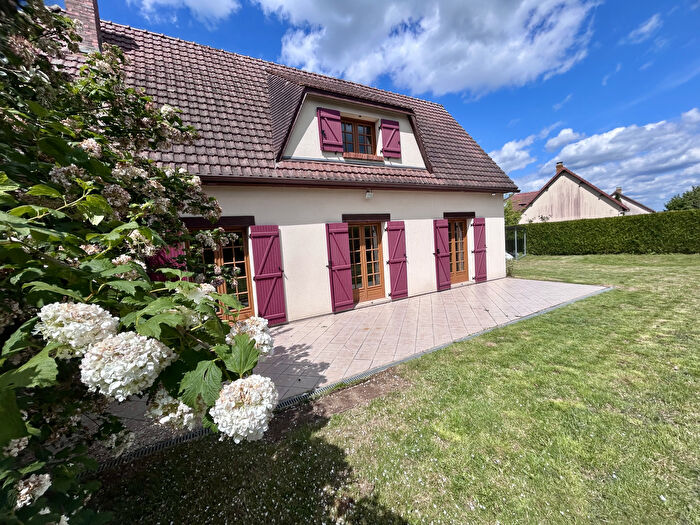 Maison 5 pièces à Saint-Pierre-des-Fleurs, à vendre