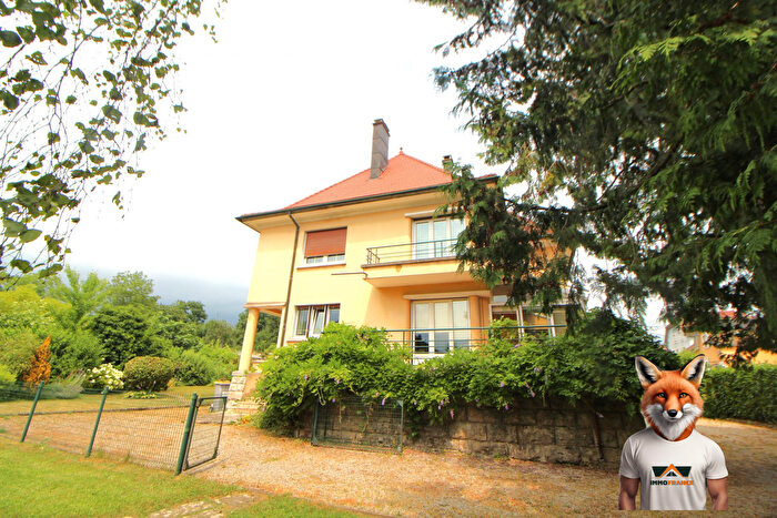 Maison à vendre - Delle - 9 pièces - 5 chambres