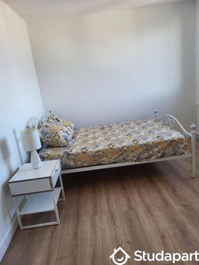 Rive Gauche-Biondi Volets Verts, Creil : Appartement 1 pièce à louer