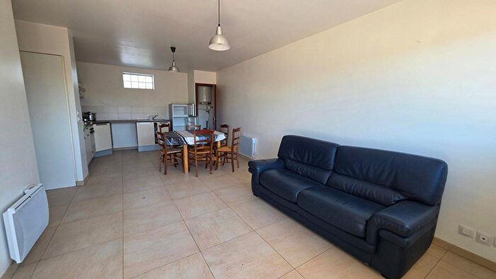 Appartement à louer - Noyant-Villages - 3 pièces - 1 chambre