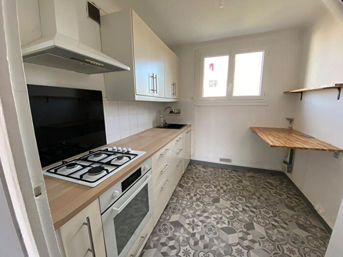 Appartement à louer - Mantes-la-Ville, Louise Michel - 3 pièces - 2 chambres