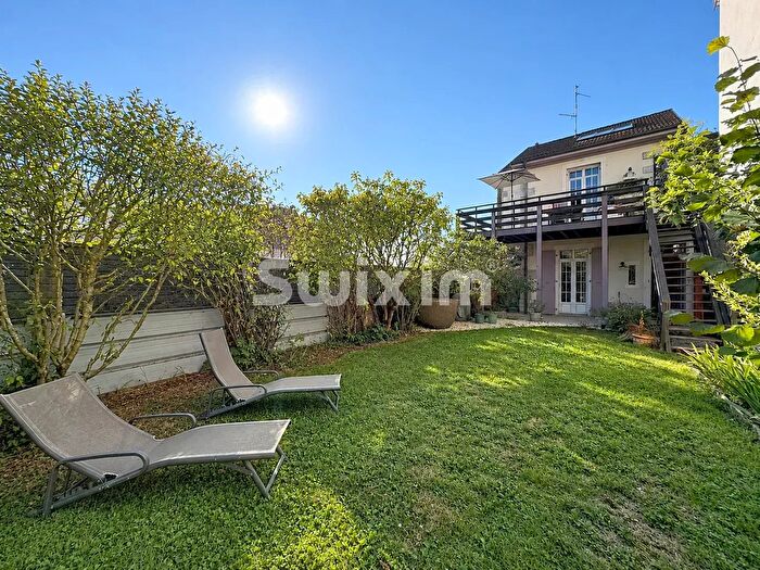 Maison 7 pièces à vendre à Divonne-les-Bains