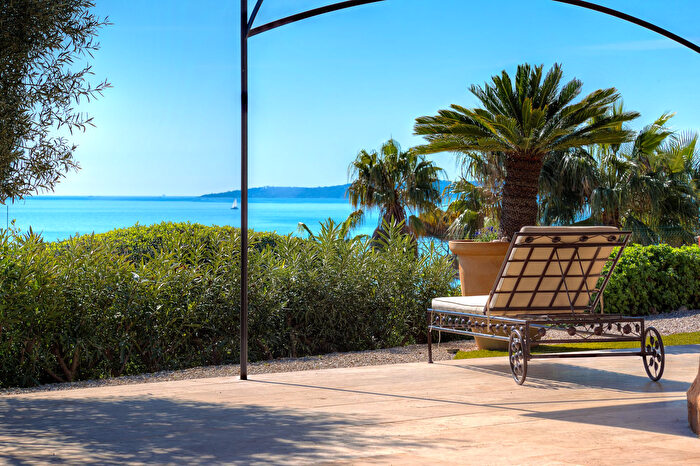 Roquebrune-sur-Argens, Les Issambres, La Vigie, Les Dolmens, Plages, Calanques : Maison 4 pièces à vendre