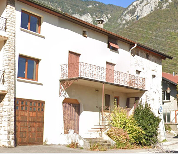 Maison à Léaz, à louer