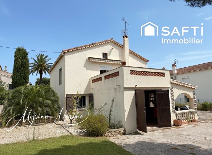 Maison à vendre - Fréjus, Saint-Aygulf - 6 pièces - 4 chambres