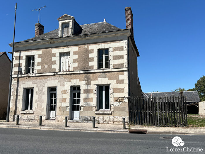 Fougères-sur-Bièvre : Maison 4 pièces à vendre