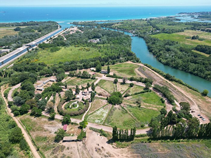 Maison à vendre - Fréjus - 10 pièces - 6 chambres