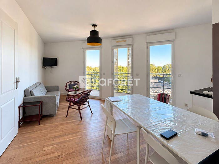 Appartement 4 pièces à Epinettes, Issy-les-Moulineaux, à louer