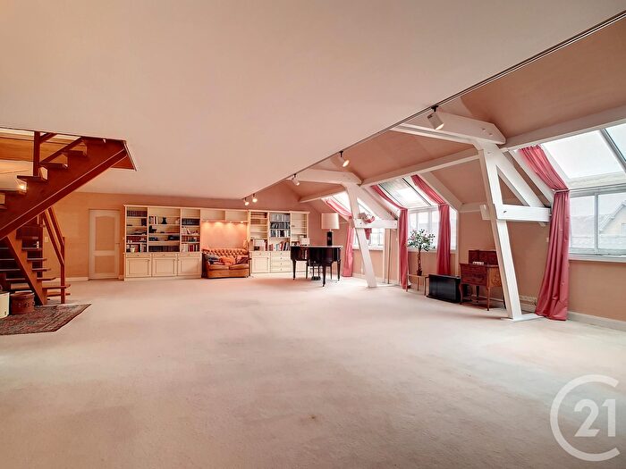 Appartement à vendre - Salbris - 8 pièces - 3 chambres