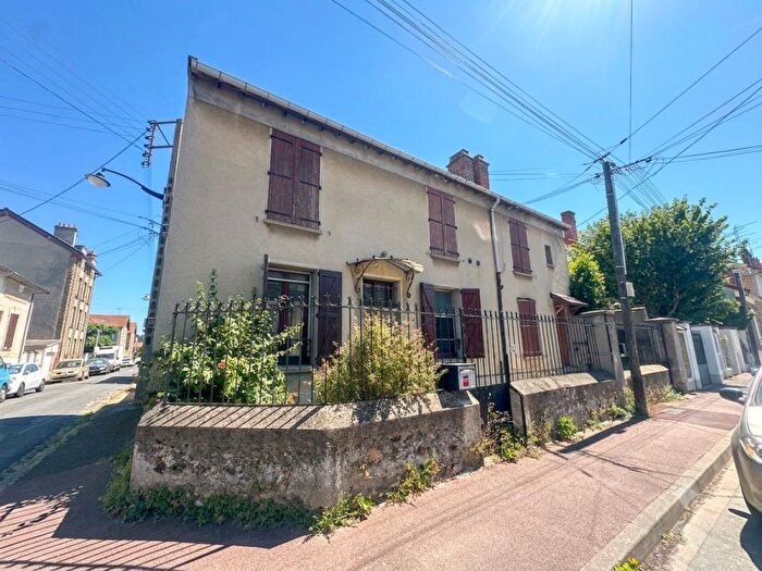 Corbeil-Essonnes, Centre-ville : Appartement 3 pièces à vendre