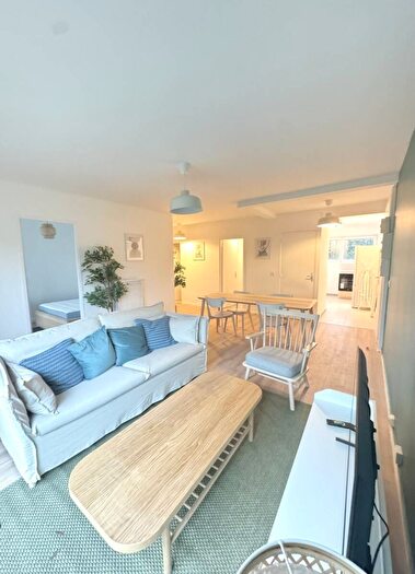 Appartement 5 pièces à louer à Montsouris, Achères