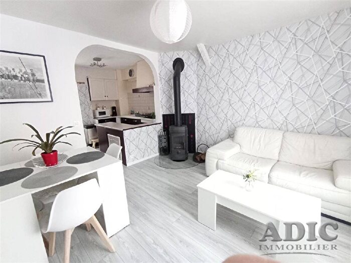 Maison à louer - Ver-sur-Launette - 3 pièces - 2 chambres