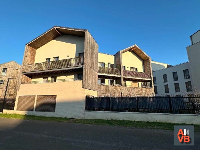 Appartement à vendre - Bussy-Saint-Georges - 5 pièces - 4 chambres