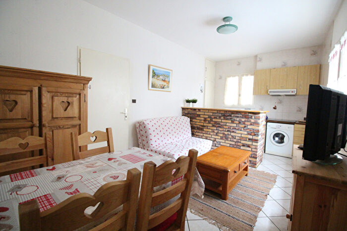 Appartement à vendre - Bagnères-de-Luchon - 2 pièces - 1 chambre