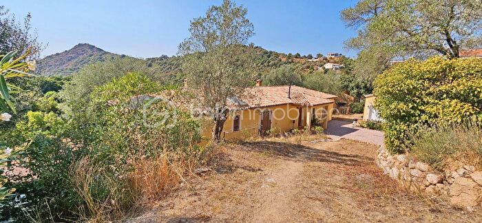 Maison à vendre - Ajaccio - 9 pièces - 6 chambres