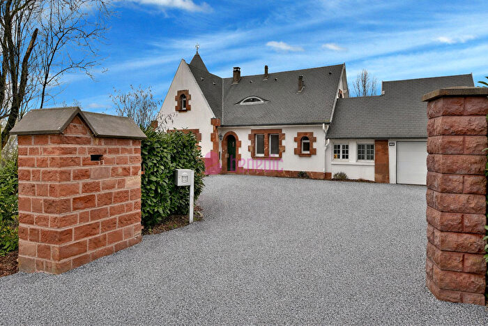 Maison à vendre - Bazoncourt - 8 pièces - 4 chambres