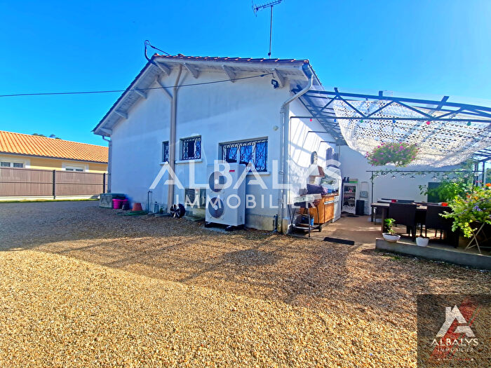 Camps-sur-l'Isle : Maison 4 pièces à vendre