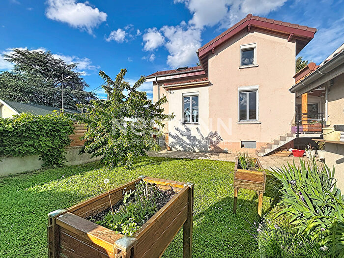Maison 4 pièces à vendre à Bron, Centre-ville