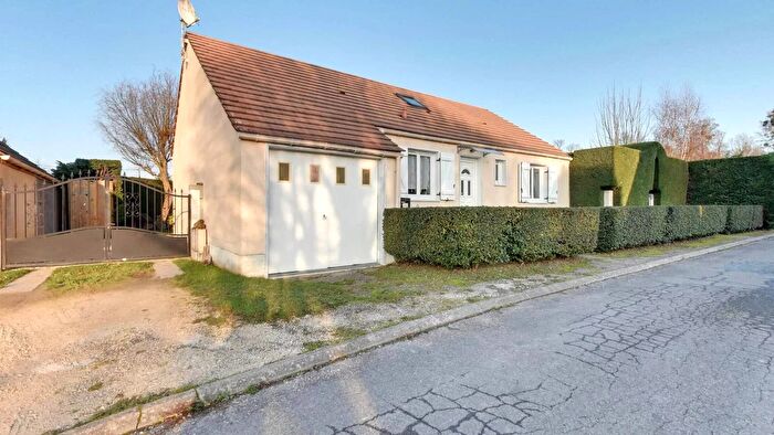 Maison à vendre - Fontenay-Trésigny - 5 pièces - 4 chambres