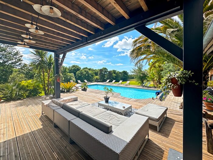 Maison à vendre - Peyrehorade - 12 pièces - 4 chambres