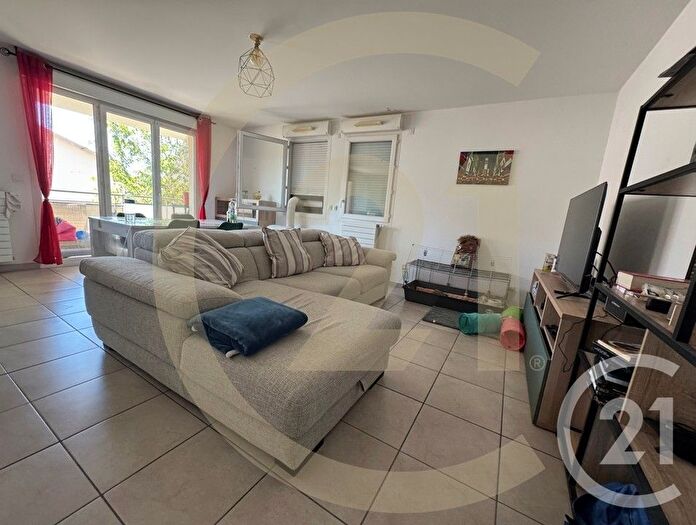 Appartement à louer - Bourgoin-Jallieu, Centre-ville, Pont Saint-Michel - 3 pièces - 2 chambres