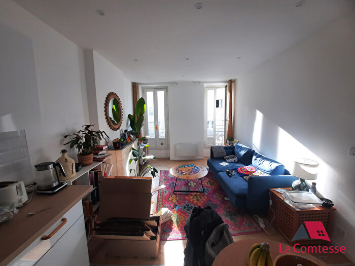 Appartement à louer - Marseille er , Saint-Charles - 3 pièces - 2 chambres